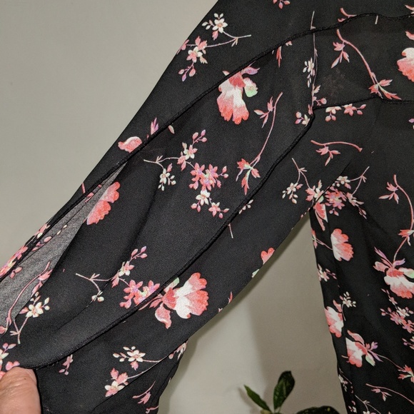 Zac & Rachel | Tops | Zac Rachel Floral Top | Poshmark